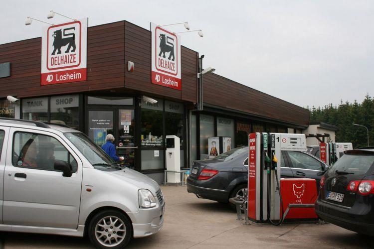Tankstation met betaalmachine - Dagelijkse prijzen - GrenzGenuss
